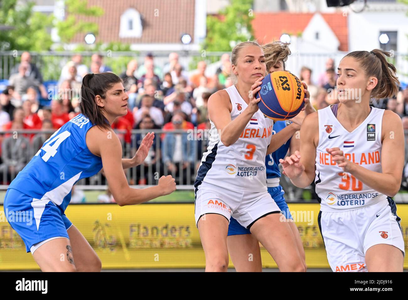 Daniel Raber d'Israele e l'olandese Noortje Driessen hanno ritratto ...