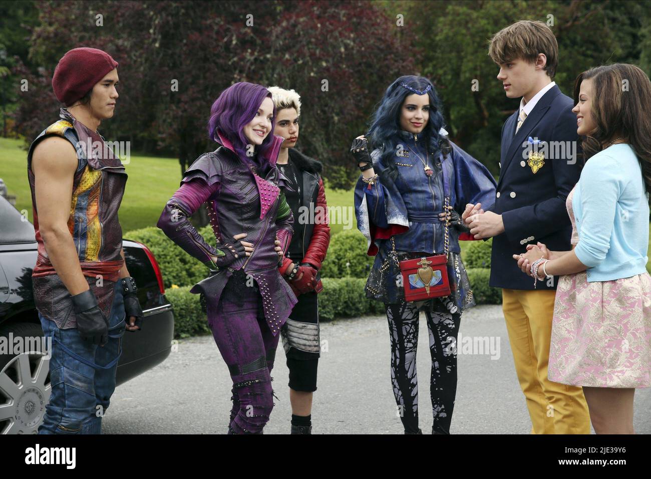 Sofia carson cameron boyce immagini e fotografie stock ad alta ...