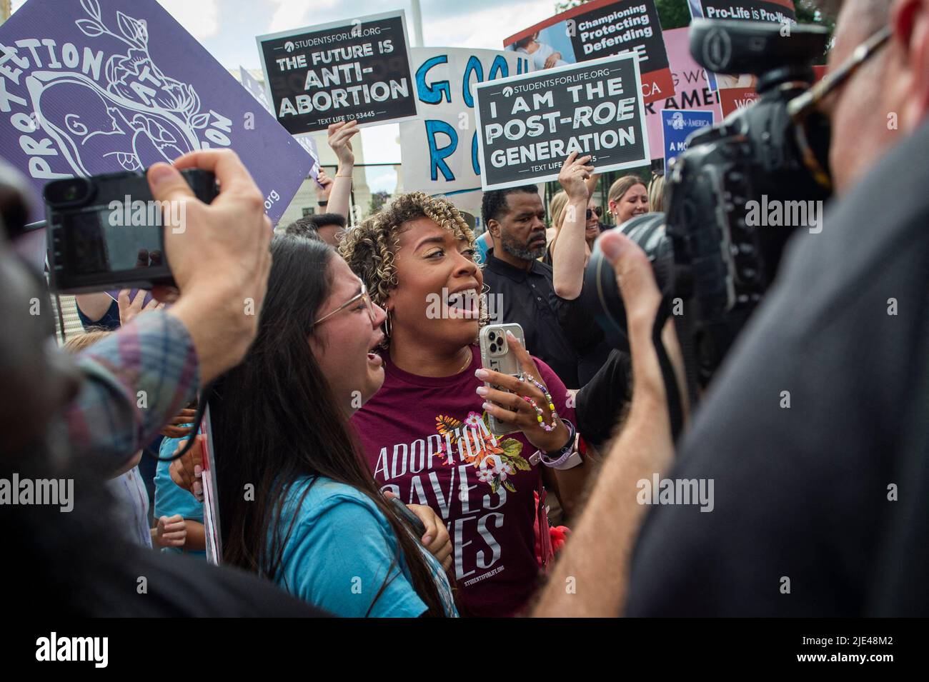 Washington DC, Stati Uniti. 24th giugno 2022. La gente reagisce alla ...