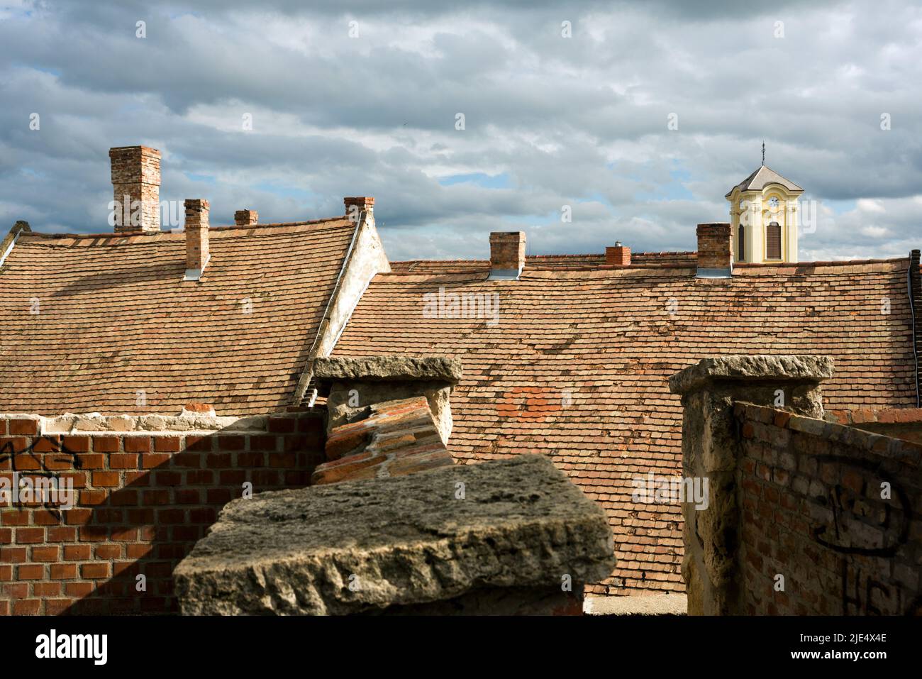 Tetti antichi storici immagini e fotografie stock ad alta risoluzione ...