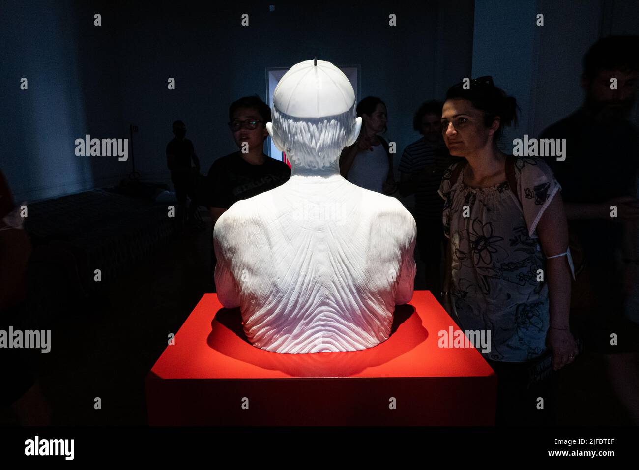 La mostra di Jago a Roma il 3 giugno 2022, il giovane scultore italiano ...