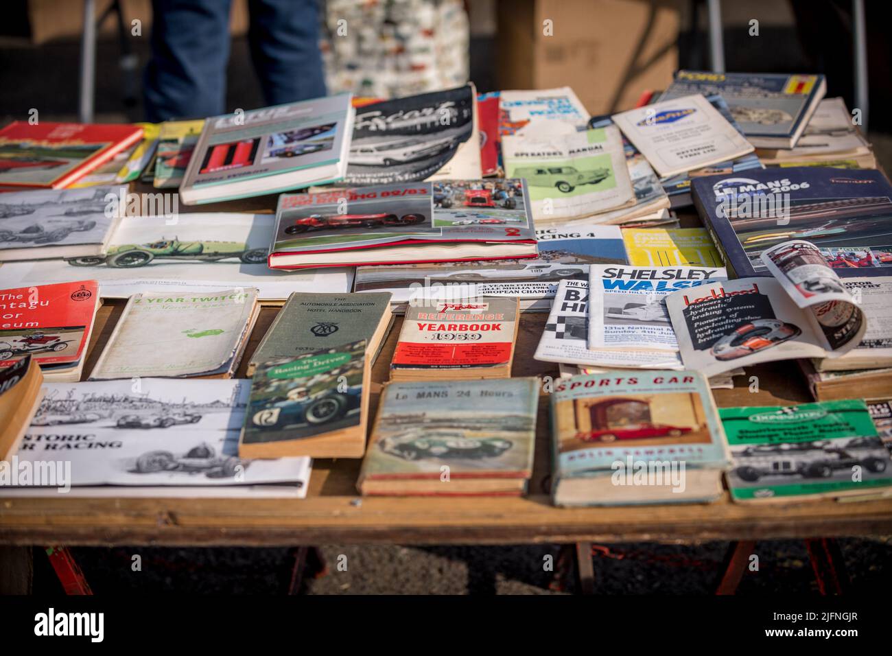 Vecchi manuali di auto immagini e fotografie stock ad alta risoluzione - Alamy
