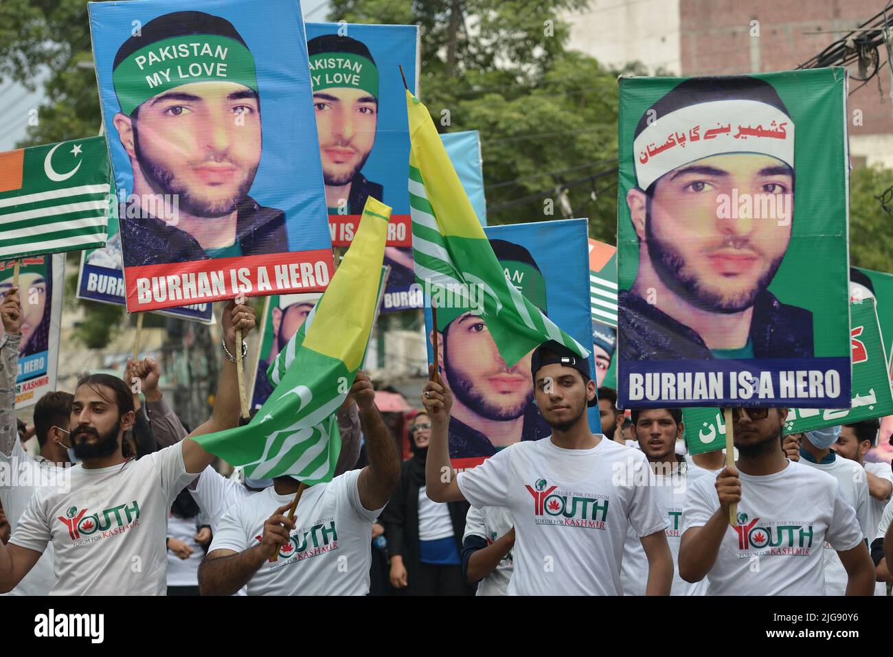 Anniversario della morte del leader ribelle ucciso burhan wani immagini ...