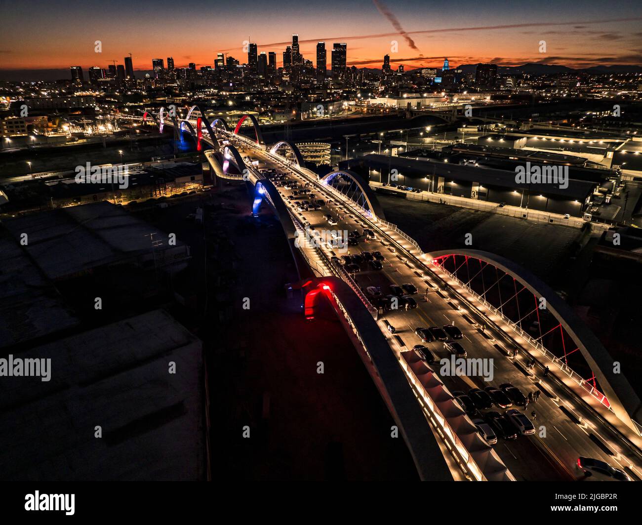 Il nuovo Sixth Street Bridge e Viaduct apre a Los Angeles. Il nuovo ...