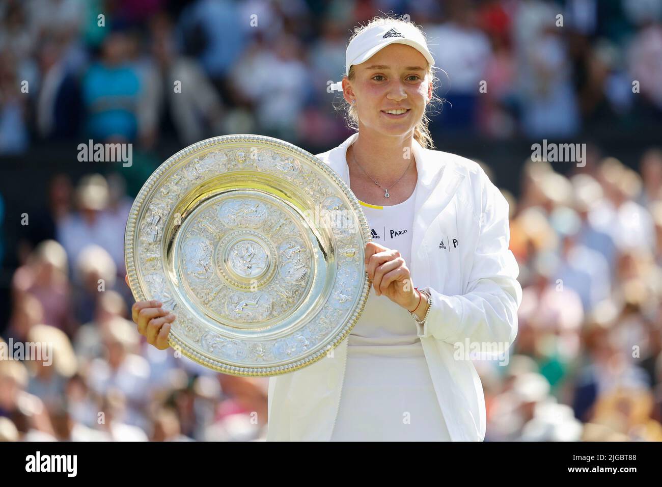 Elena rybakina wimbledon 2022 immagini e fotografie stock ad alta ...