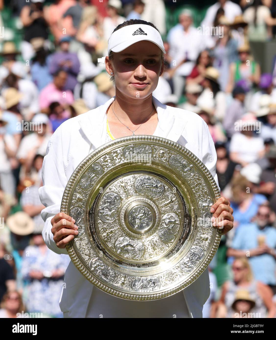 Elena rybakina wimbledon 2022 immagini e fotografie stock ad alta ...