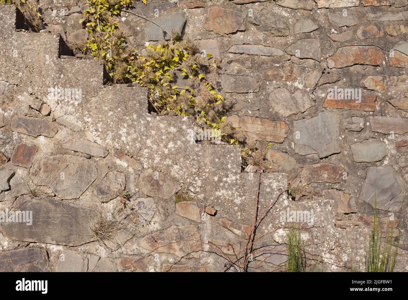 Muro con gradini immagini e fotografie stock ad alta risoluzione - Alamy