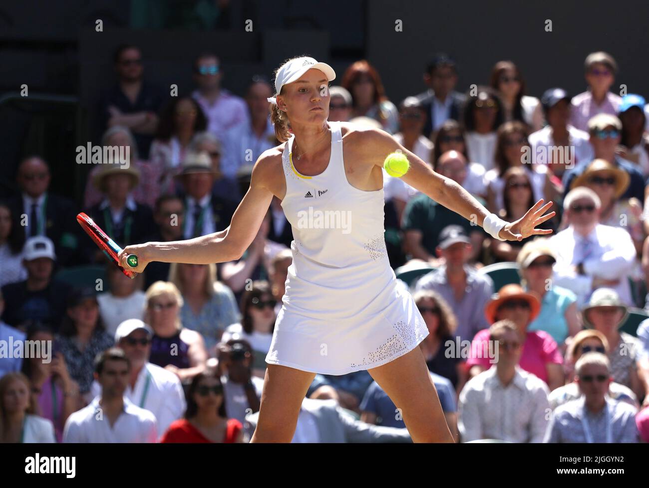 Elena rybakina wimbledon 2022 immagini e fotografie stock ad alta ...