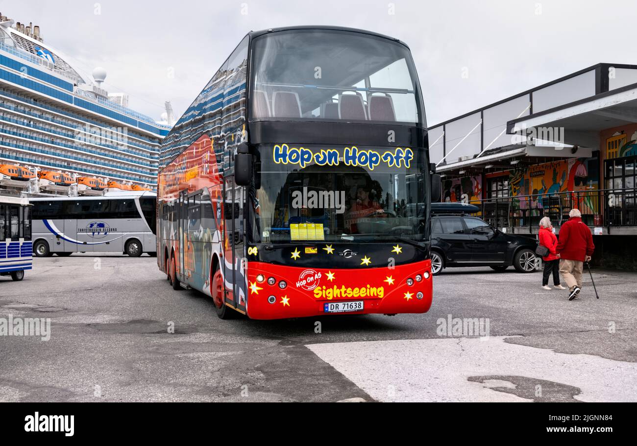 Autobus rosso norvegia immagini e fotografie stock ad alta risoluzione ...