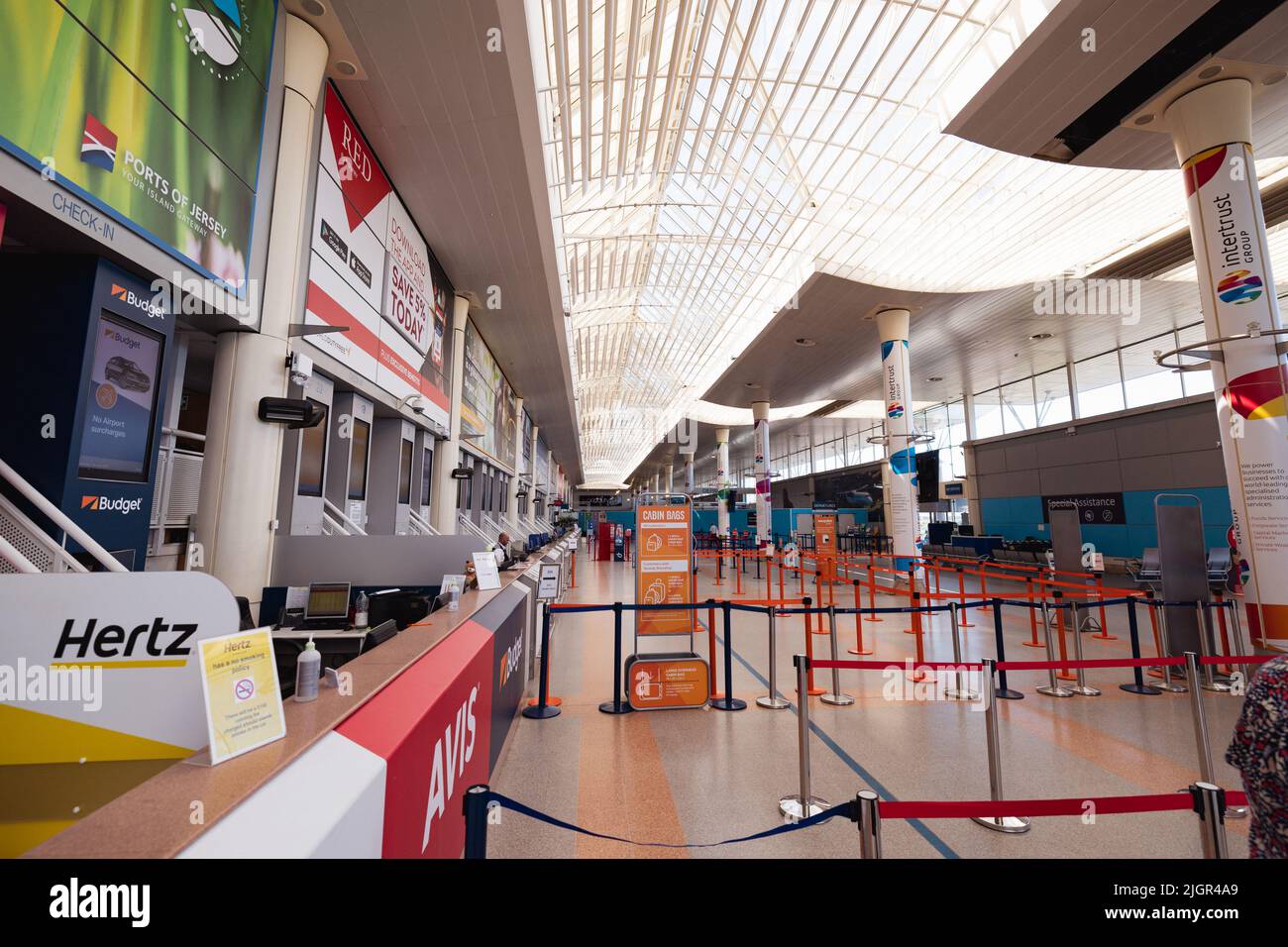 Aeroporto di check in porta a porta immagini e fotografie stock ad alta ...