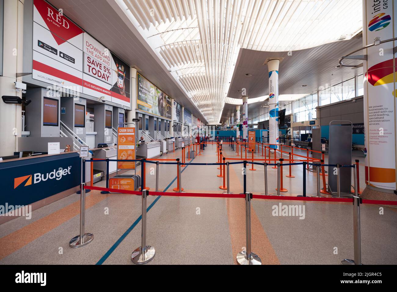 Aeroporto di check in porta a porta immagini e fotografie stock ad alta ...