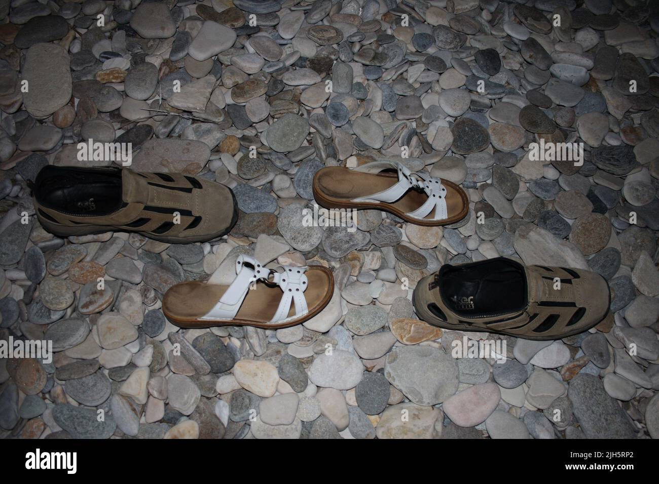 Steine und see immagini e fotografie stock ad alta risoluzione - Alamy