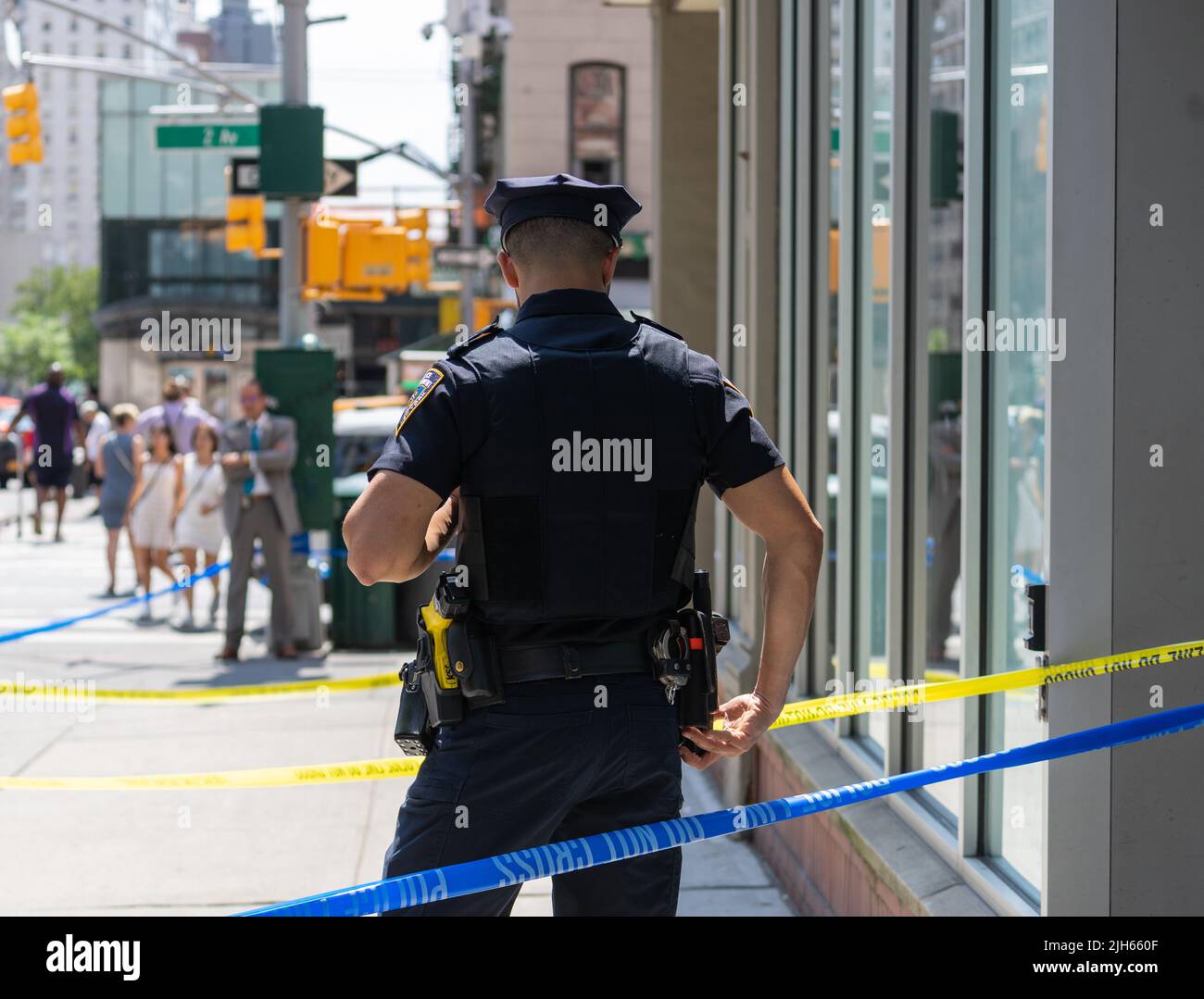 New York City, USA. 15th luglio 2022. La polizia indaga sulla scena in ...