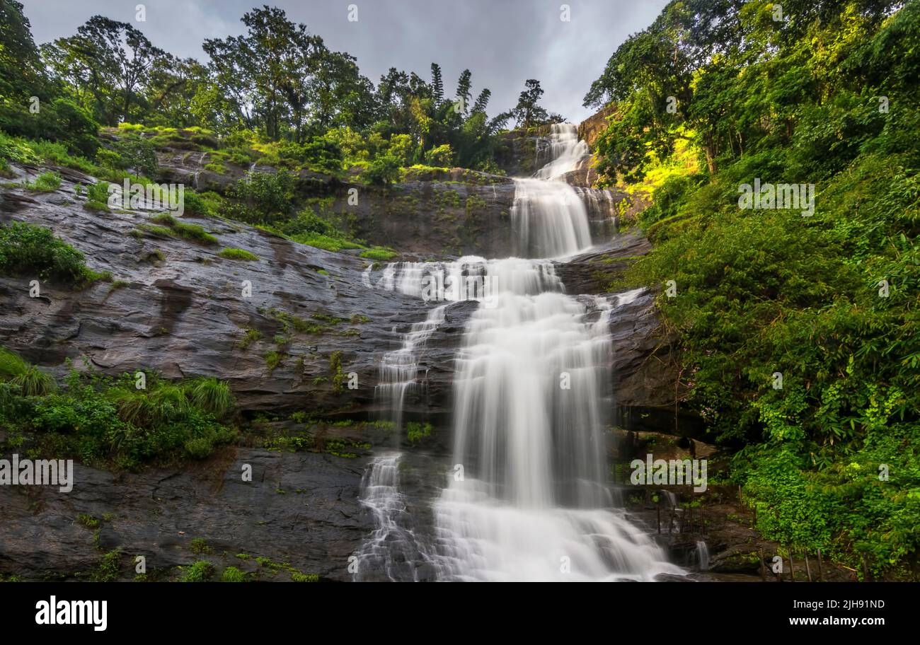 Cascate di kerala immagini e fotografie stock ad alta risoluzione - Alamy