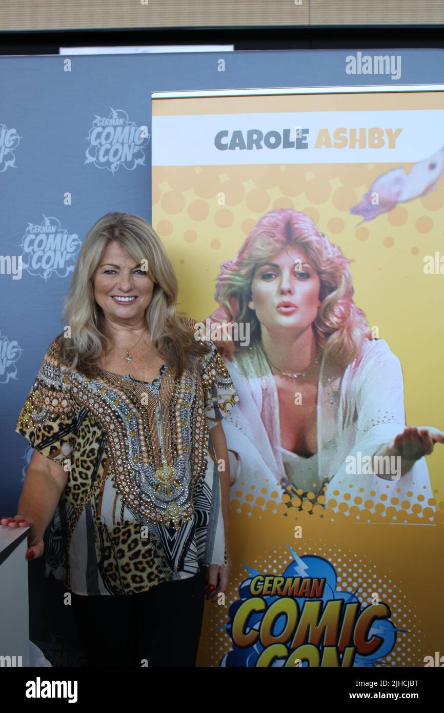 Carole ashby james bond 007 immagini e fotografie stock ad alta ...