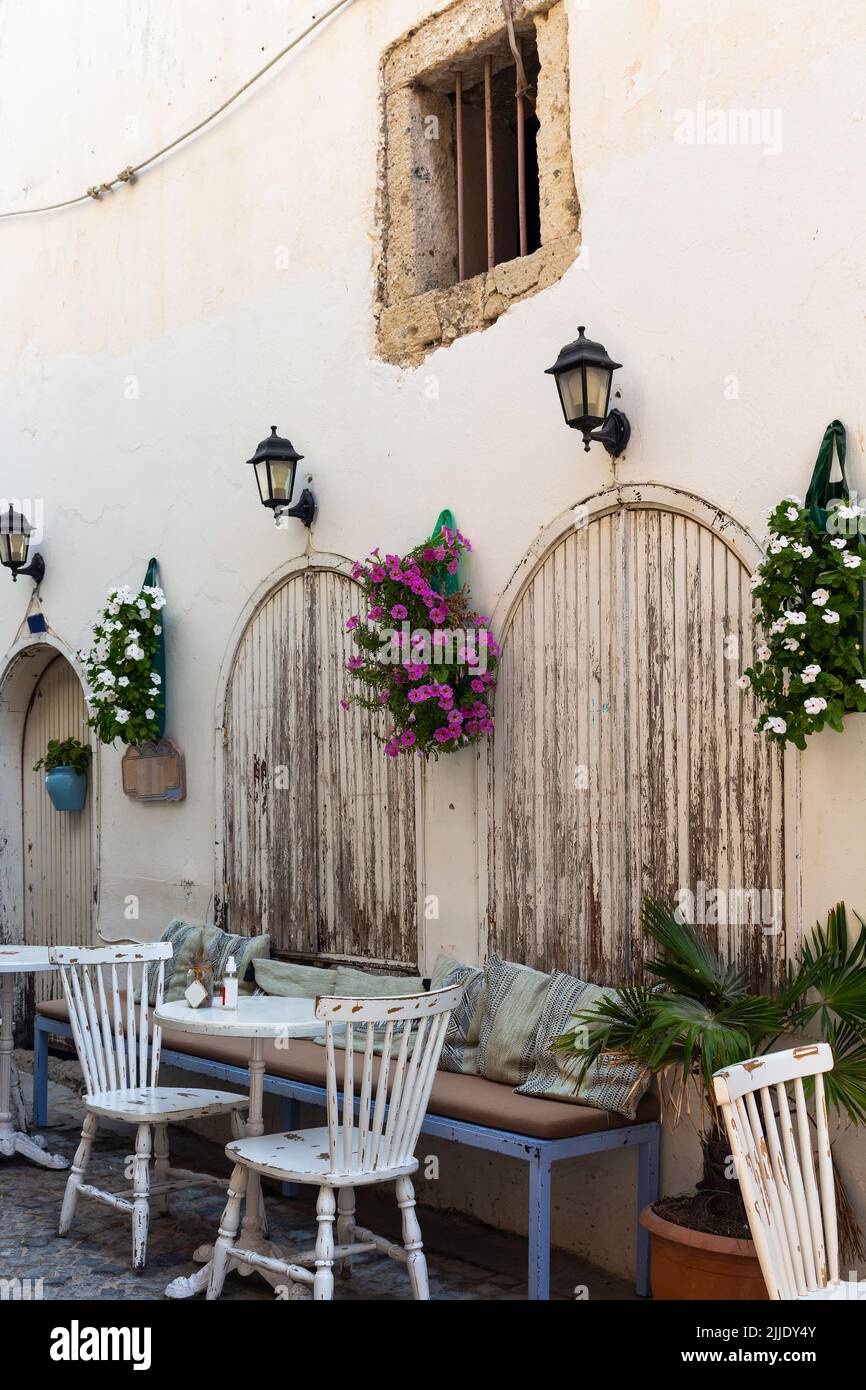 Typical turkish cafe immagini e fotografie stock ad alta risoluzione ...