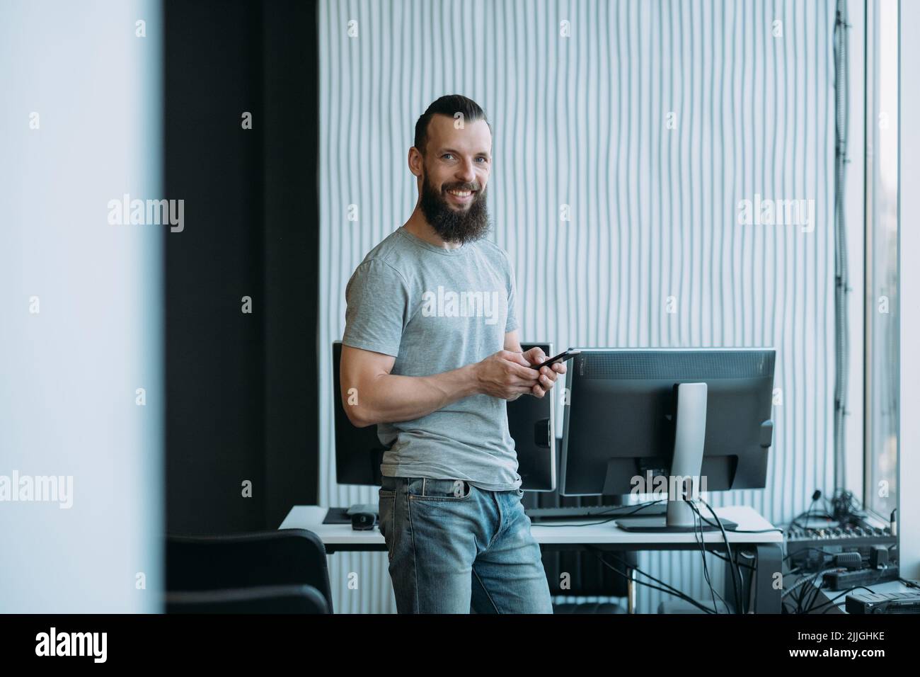 Software developer immagini e fotografie stock ad alta risoluzione - Alamy