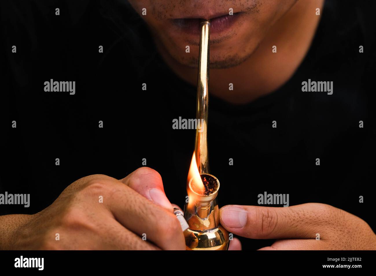 Fumo di pipa fuma fumo fumatore immagini e fotografie stock ad alta ...