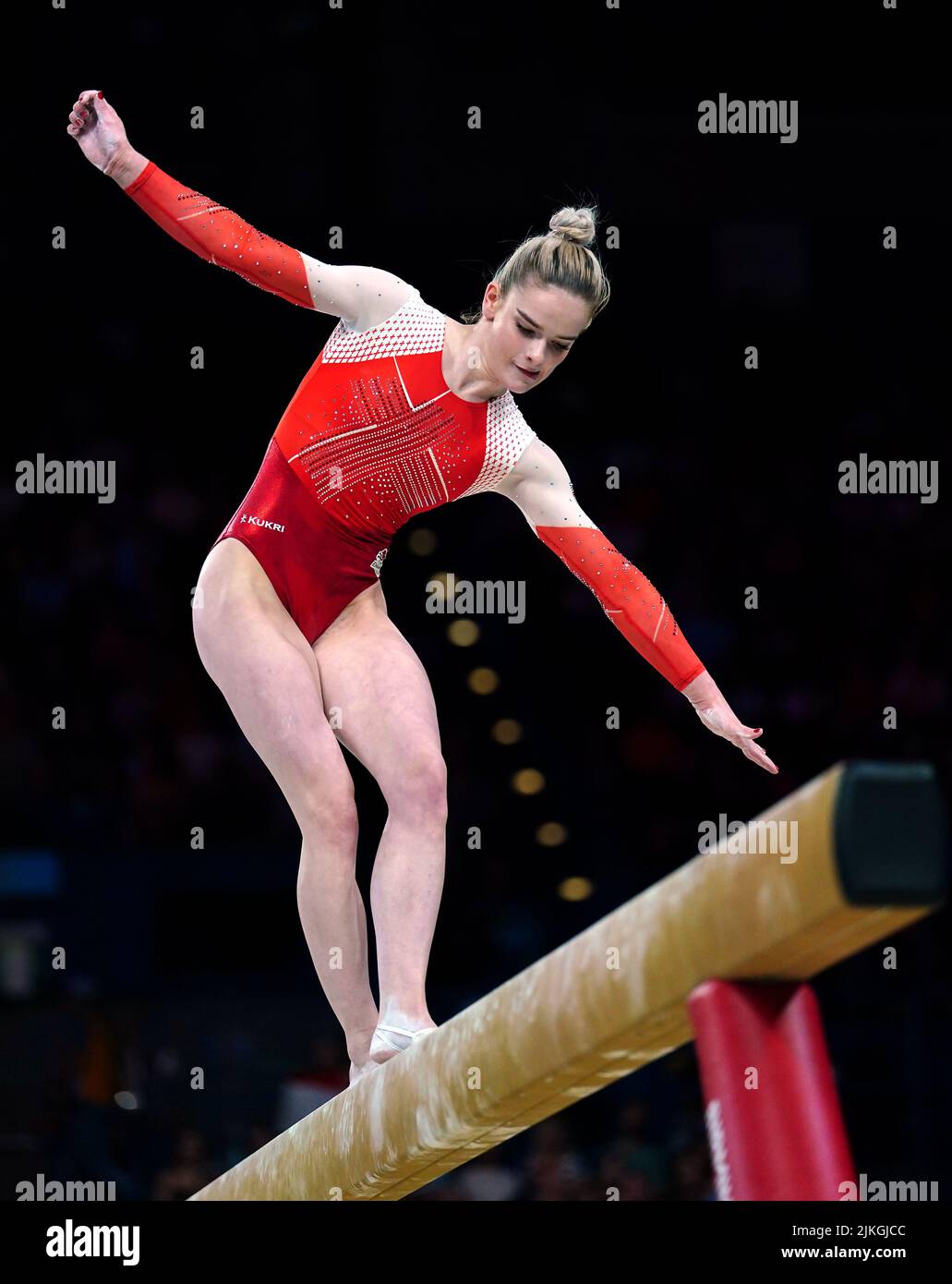 Alice kinsella trave di equilibrio immagini e fotografie stock ad alta ...