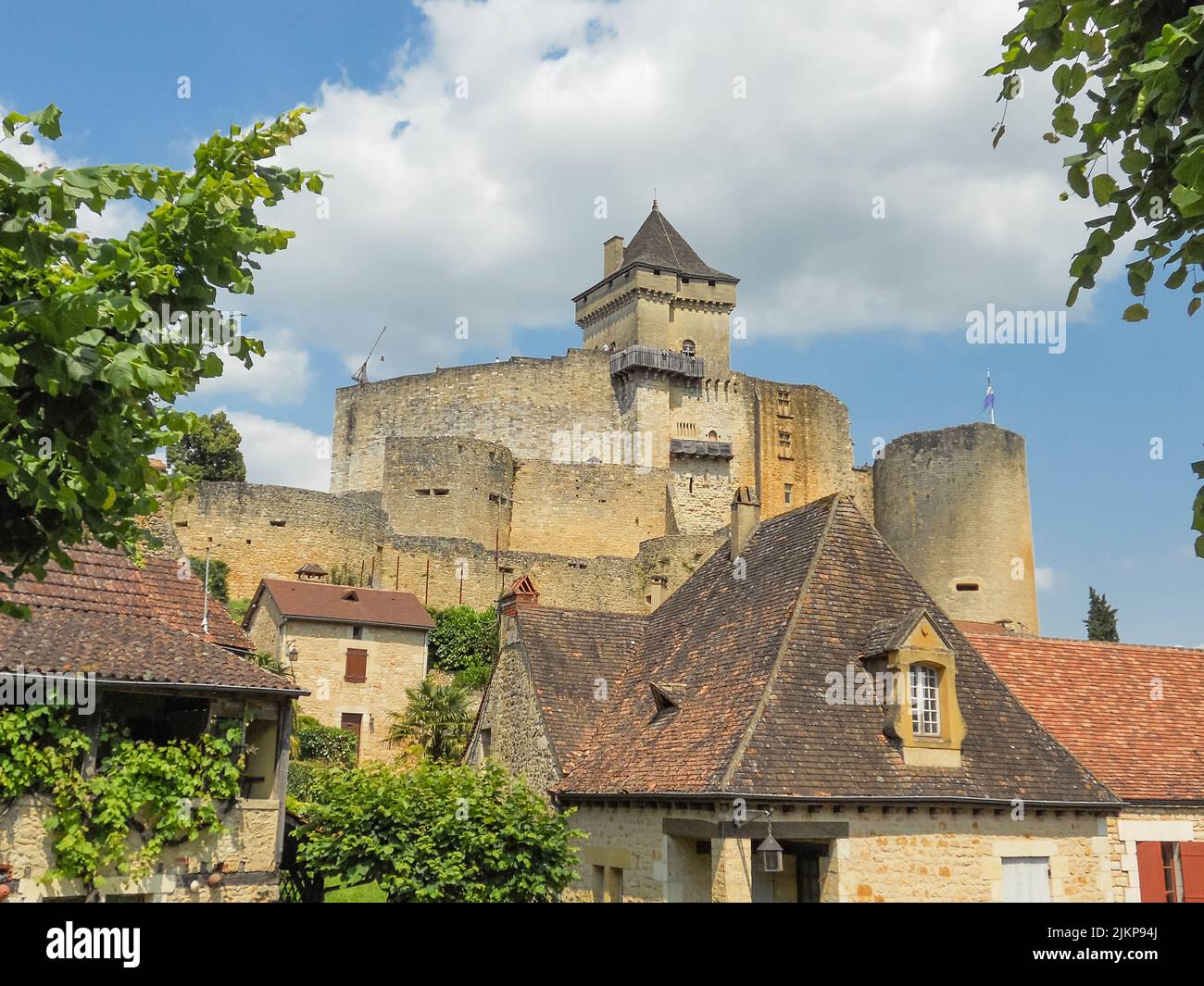 Il villaggio e il castello di castelnaud immagini e fotografie stock ad ...