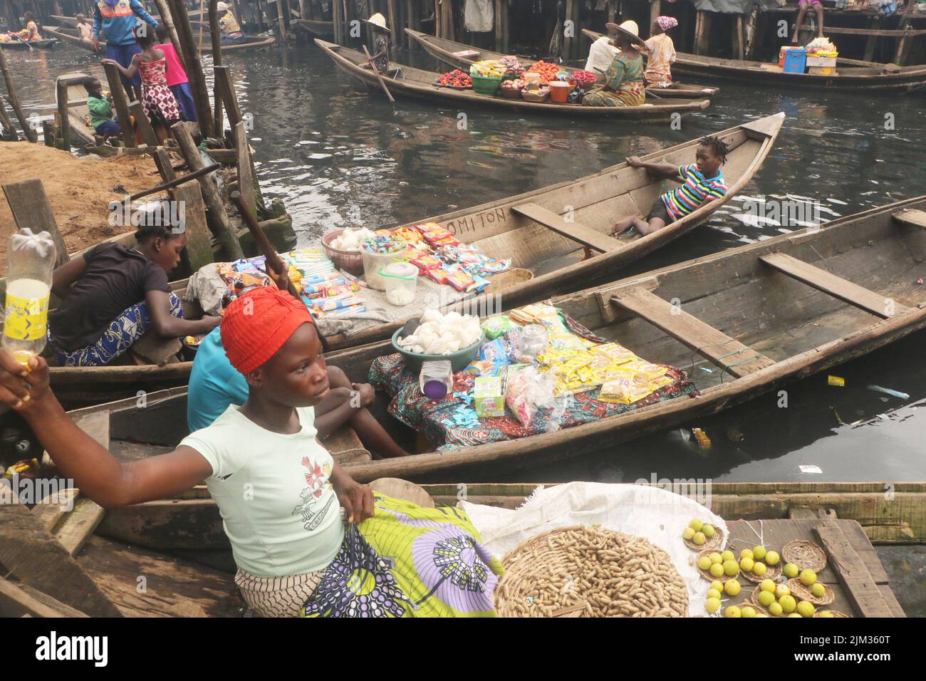 Residenti di makoko immagini e fotografie stock ad alta risoluzione - Alamy