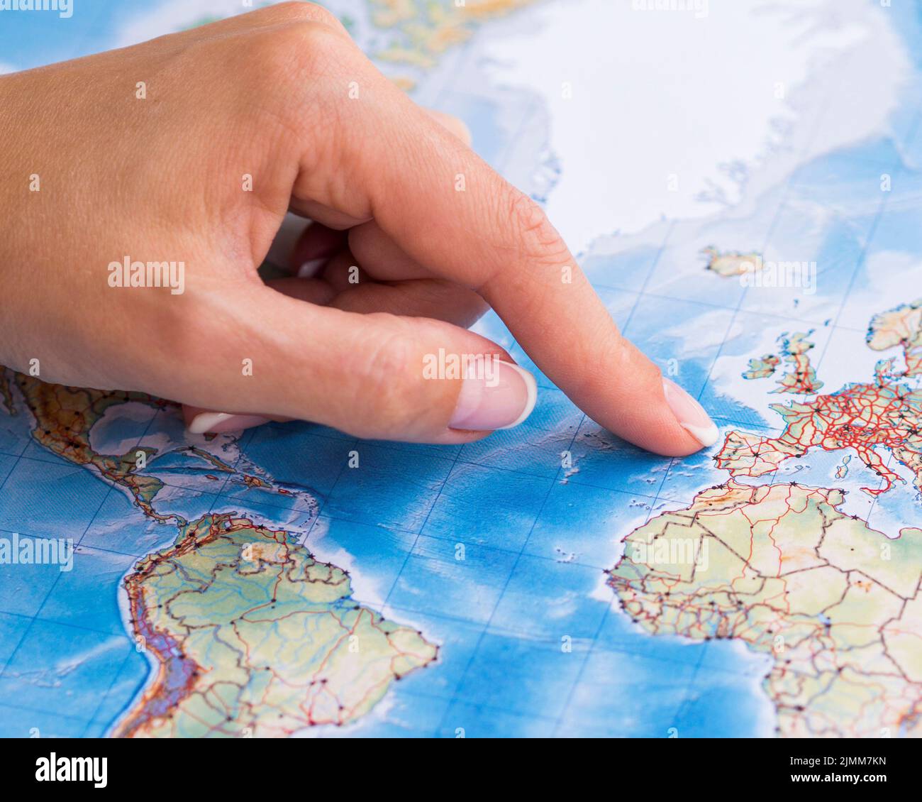 Guida turistica che punta immagini e fotografie stock ad alta ...