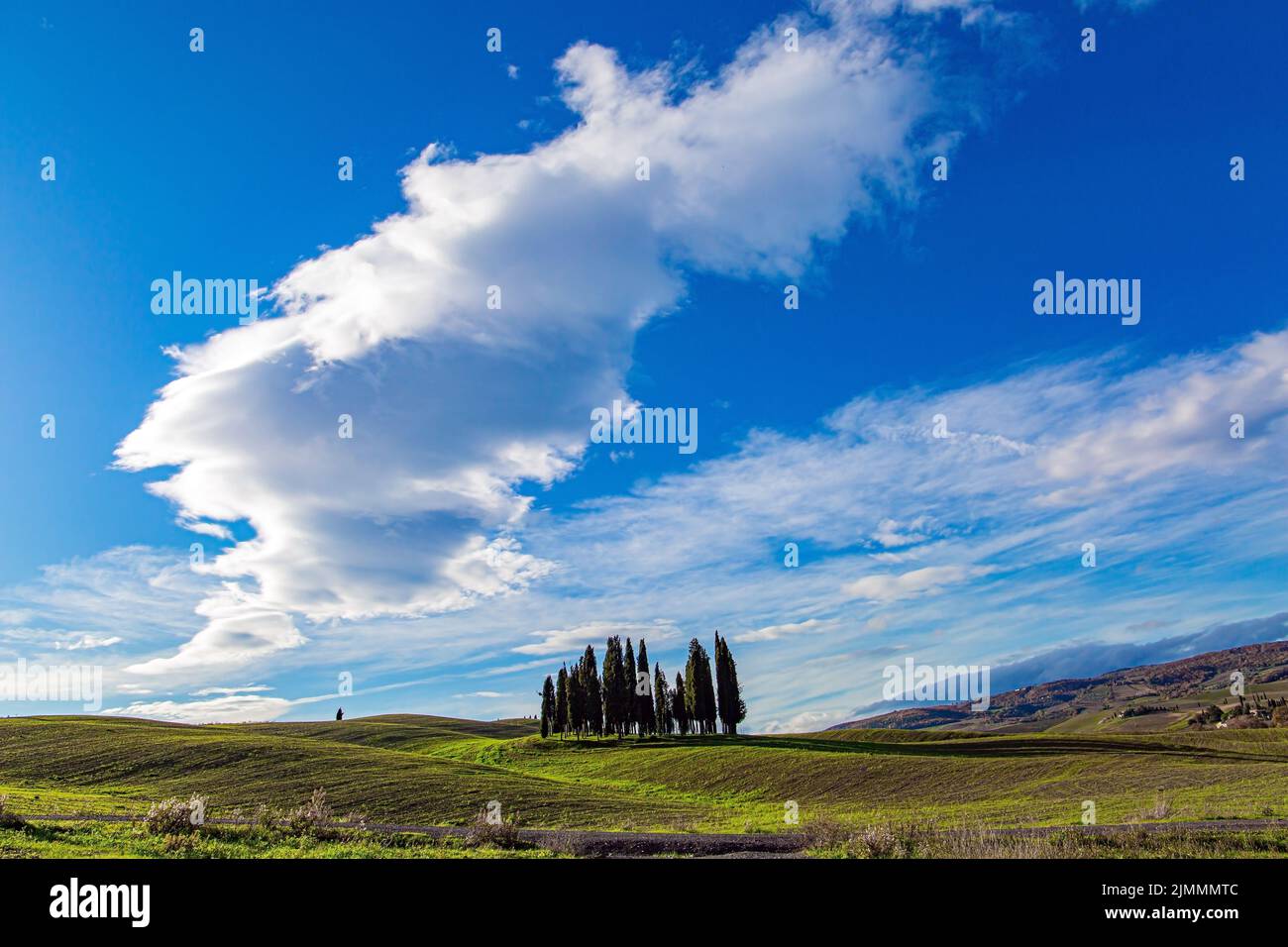 Cielo sulle colline immagini e fotografie stock ad alta risoluzione - Alamy