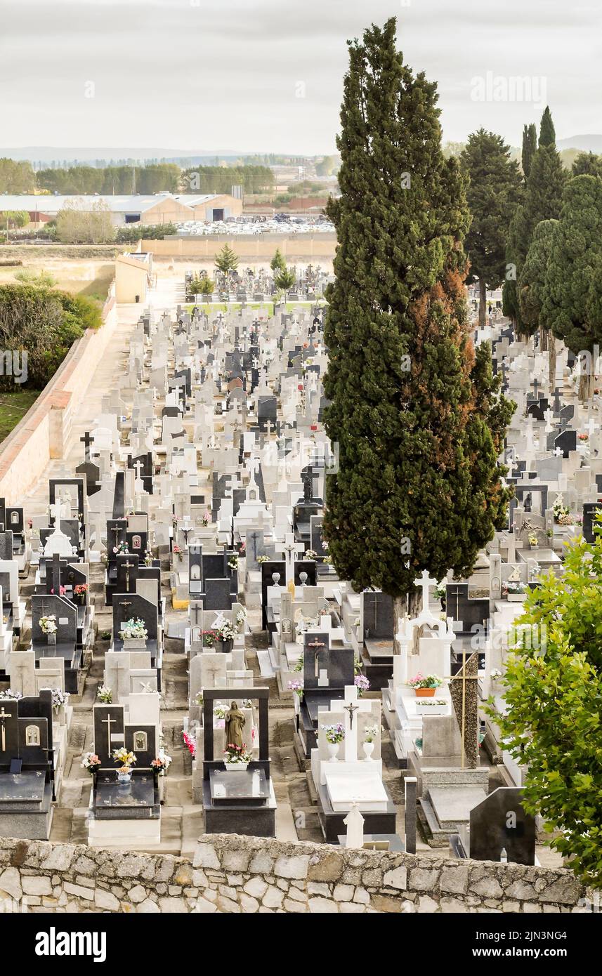 Cimitero municipale pubblico immagini e fotografie stock ad alta ...