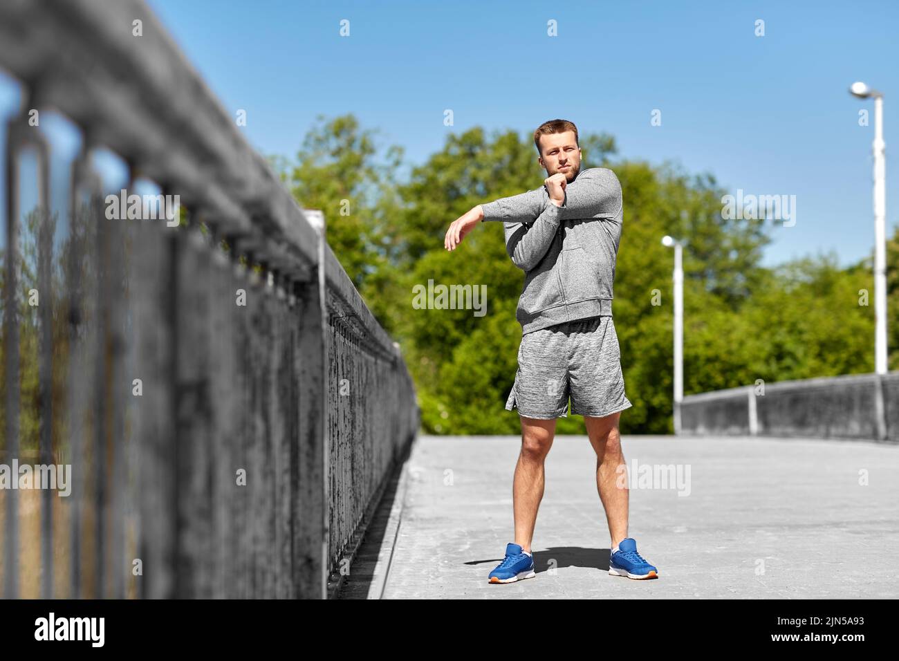Ponte della spalla immagini e fotografie stock ad alta risoluzione - Alamy