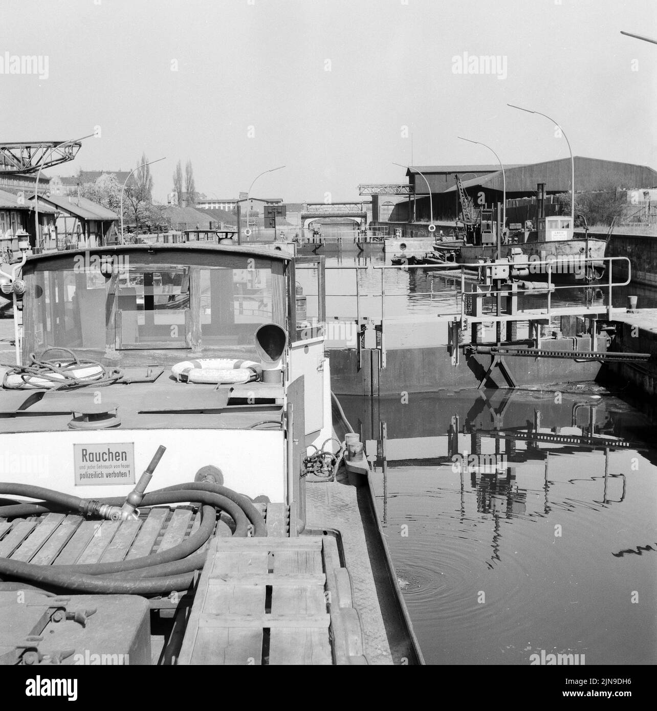 Schleuse und hafen immagini e fotografie stock ad alta risoluzione - Alamy