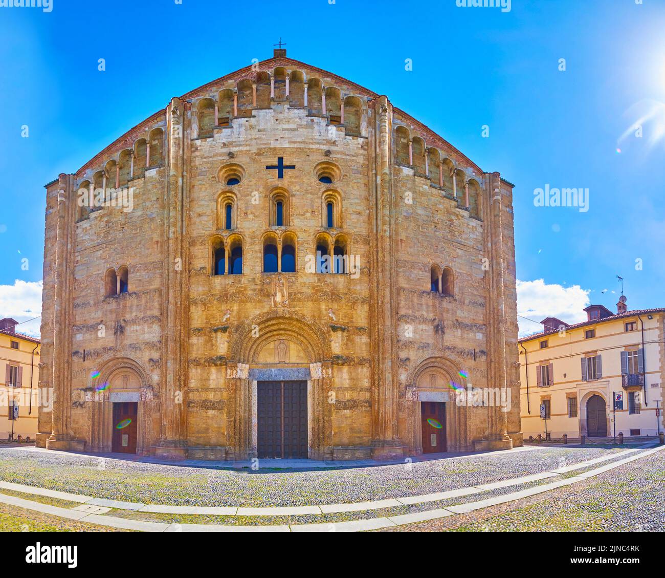 Romanico lombardia immagini e fotografie stock ad alta risoluzione - Alamy