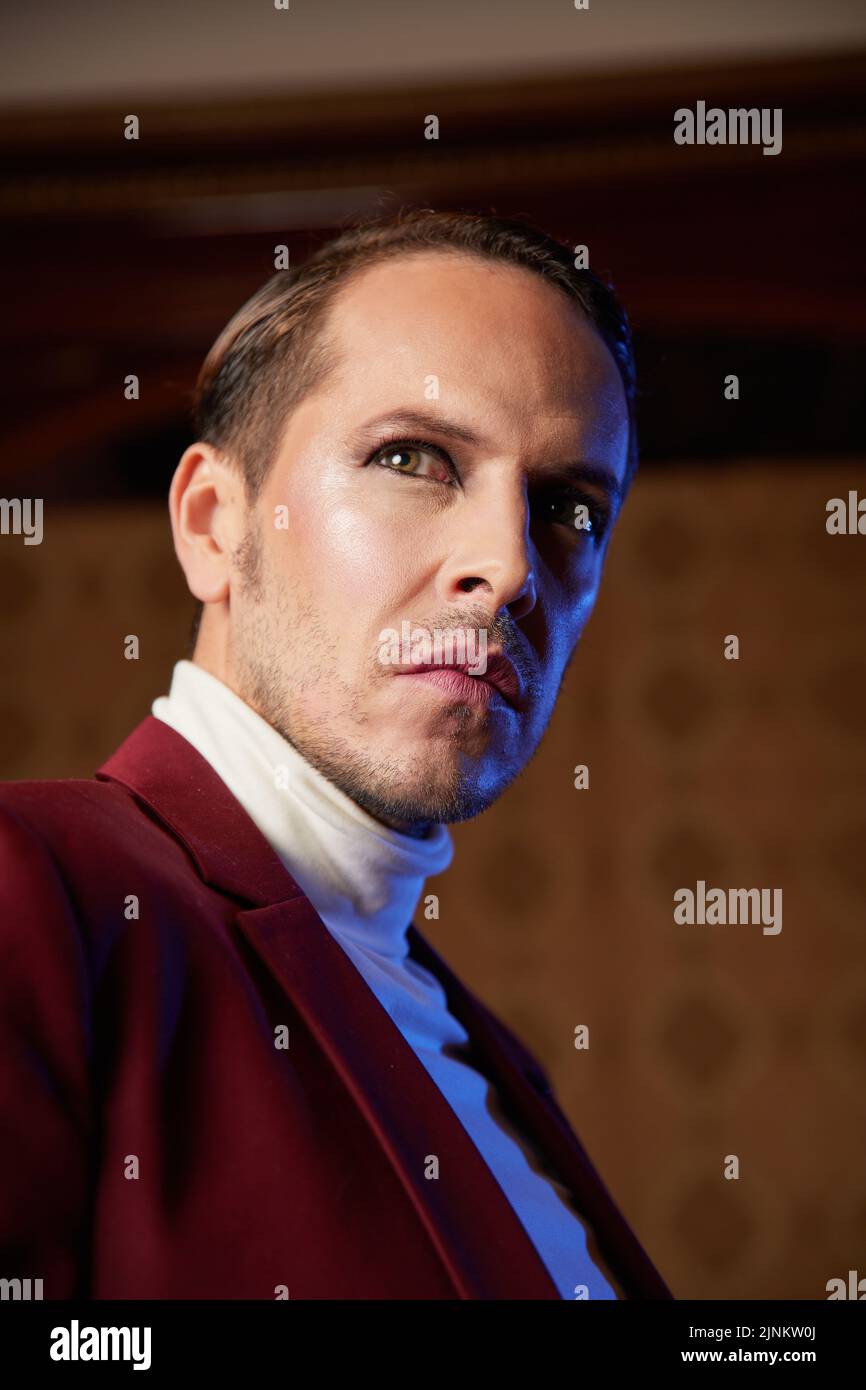 Personaggi bassi immagini e fotografie stock ad alta risoluzione - Alamy