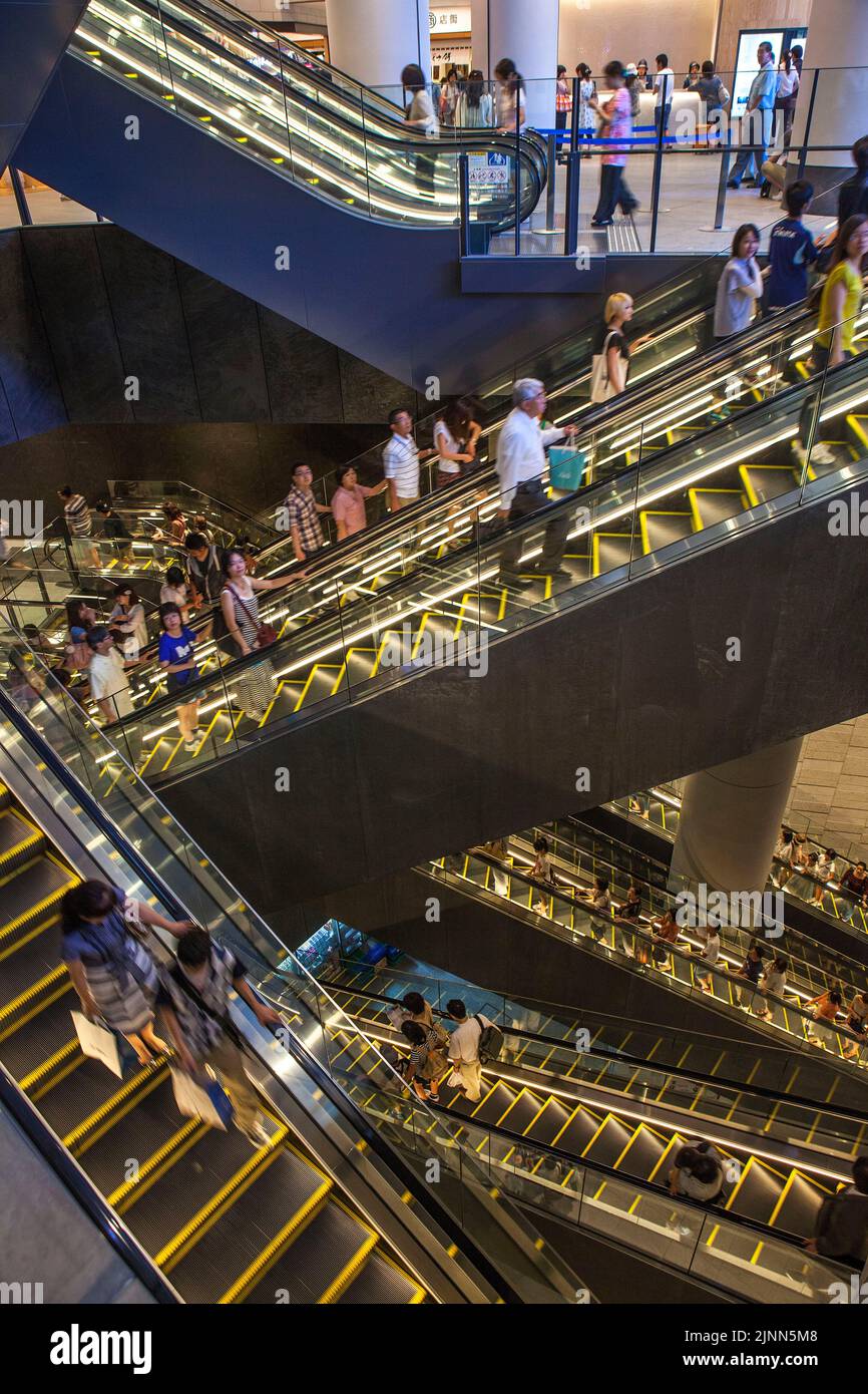 Scale mobili interne al Tokyo Skytree a Sumida, Tokyo, Giappone Foto ...