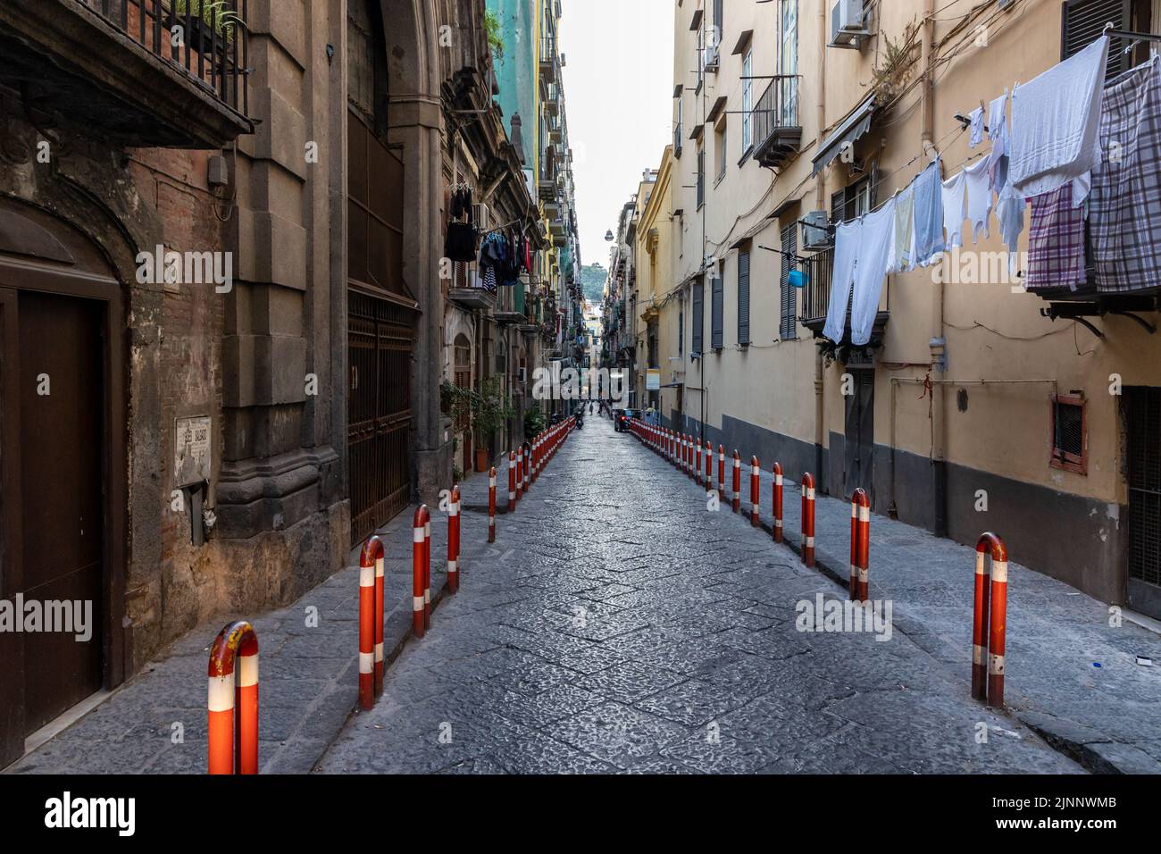 Vecchie strade di napoli immagini e fotografie stock ad alta ...