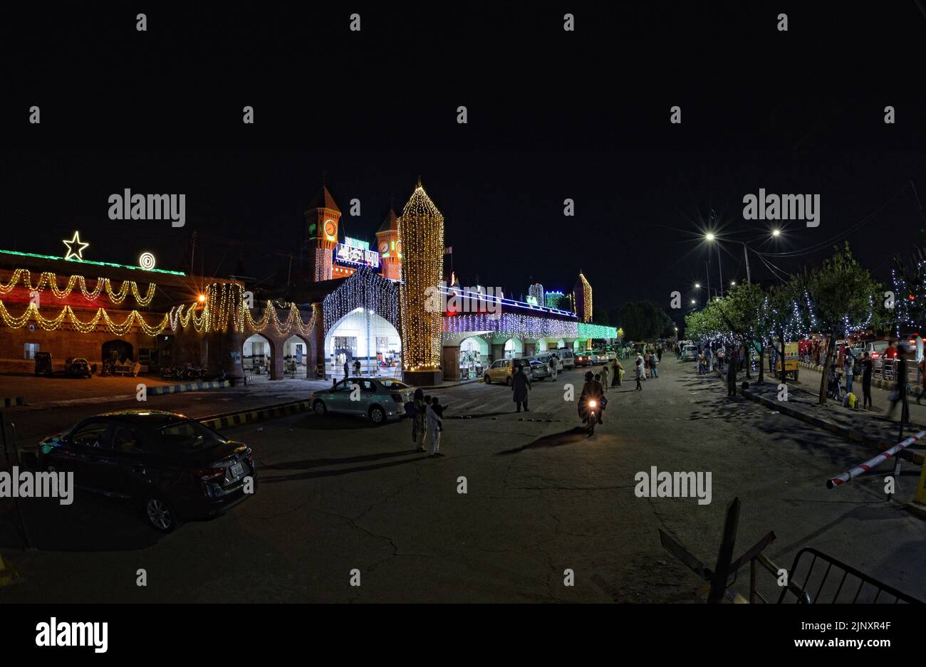 13 agosto 2022, Lahore, Punjab, Pakistan: Un'affascinante vista mozzafiato di illuminazione su ...