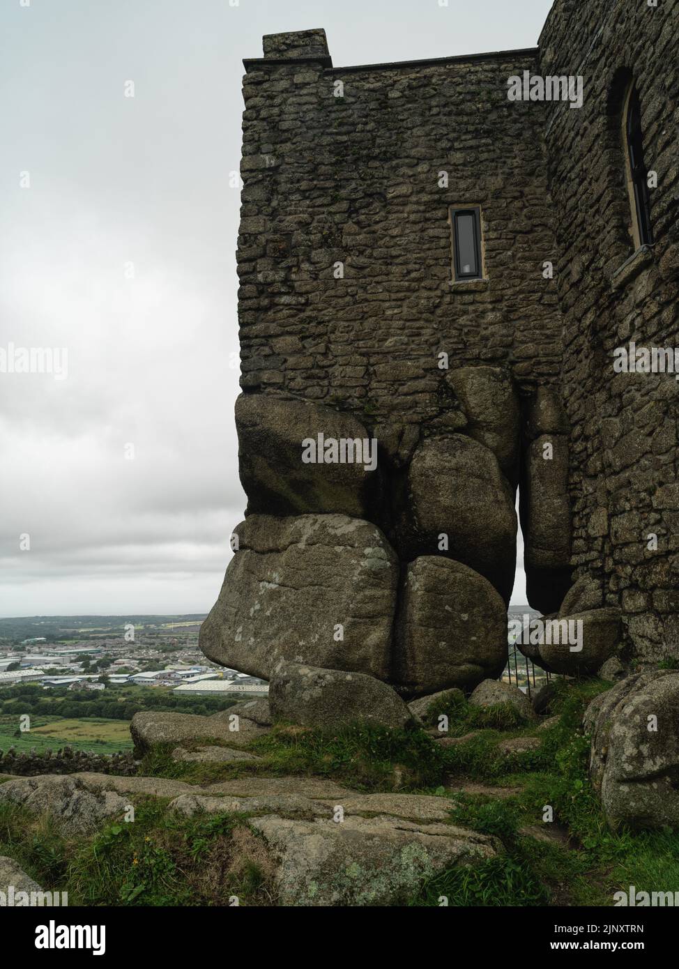 Carn brea castle cornwall immagini e fotografie stock ad alta ...