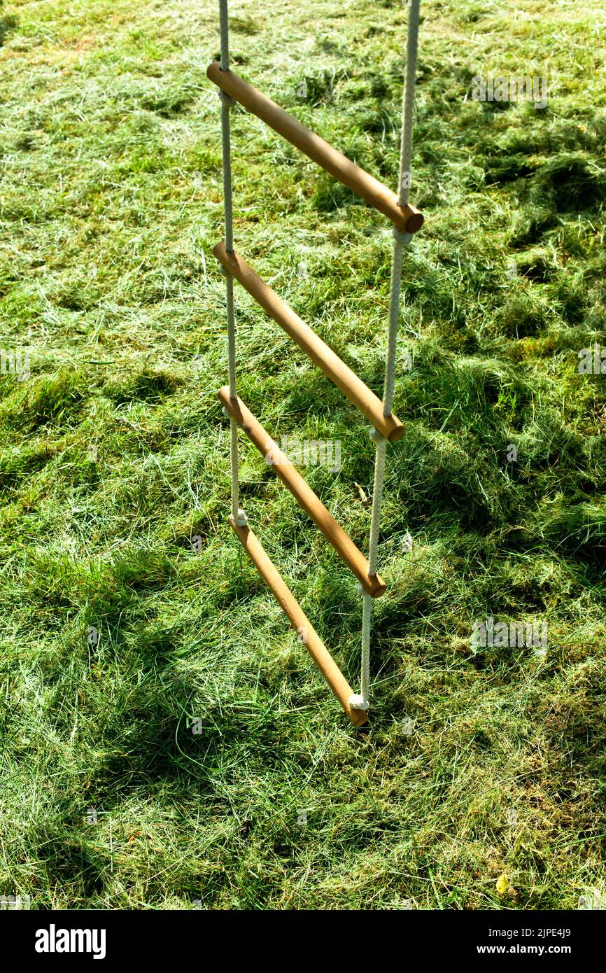 Rope ladders immagini e fotografie stock ad alta risoluzione - Alamy