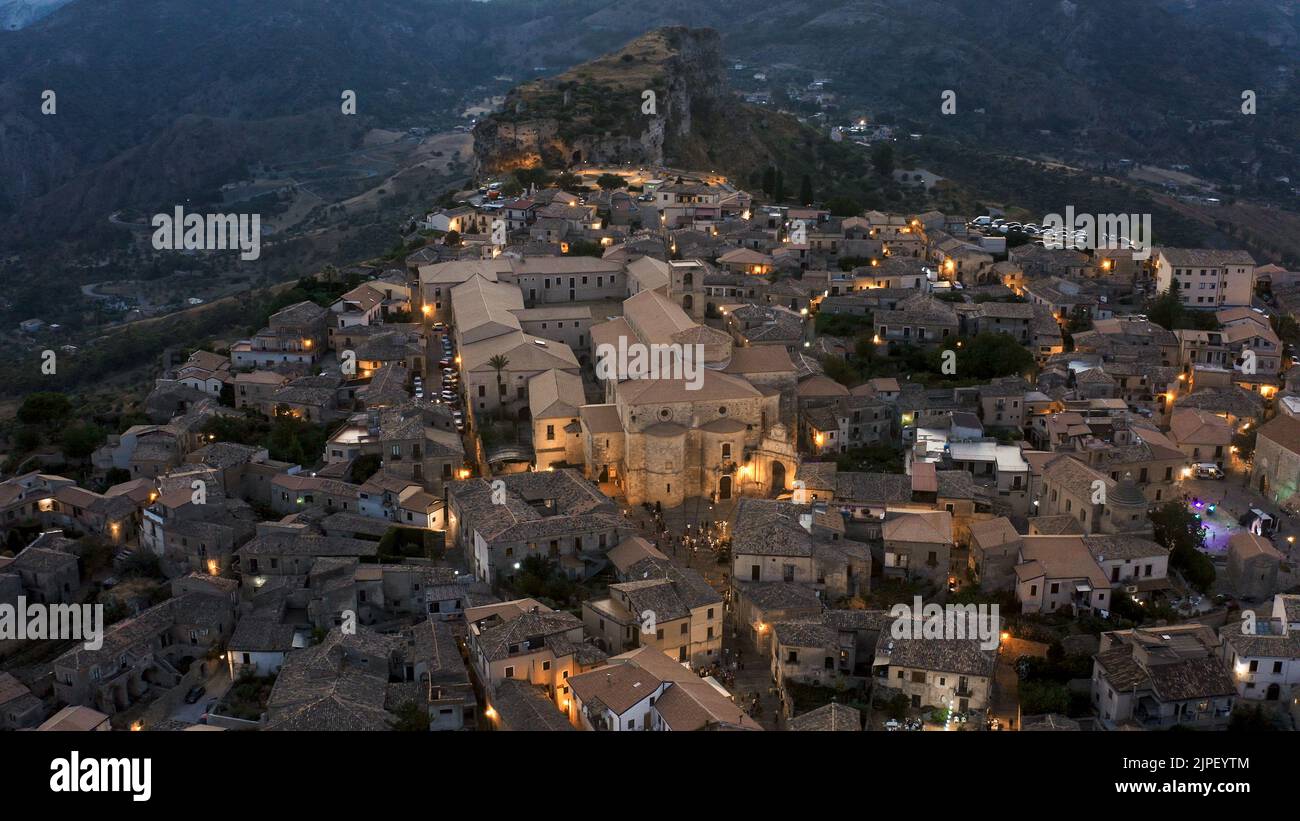 Gerace cattedrale immagini e fotografie stock ad alta risoluzione - Alamy