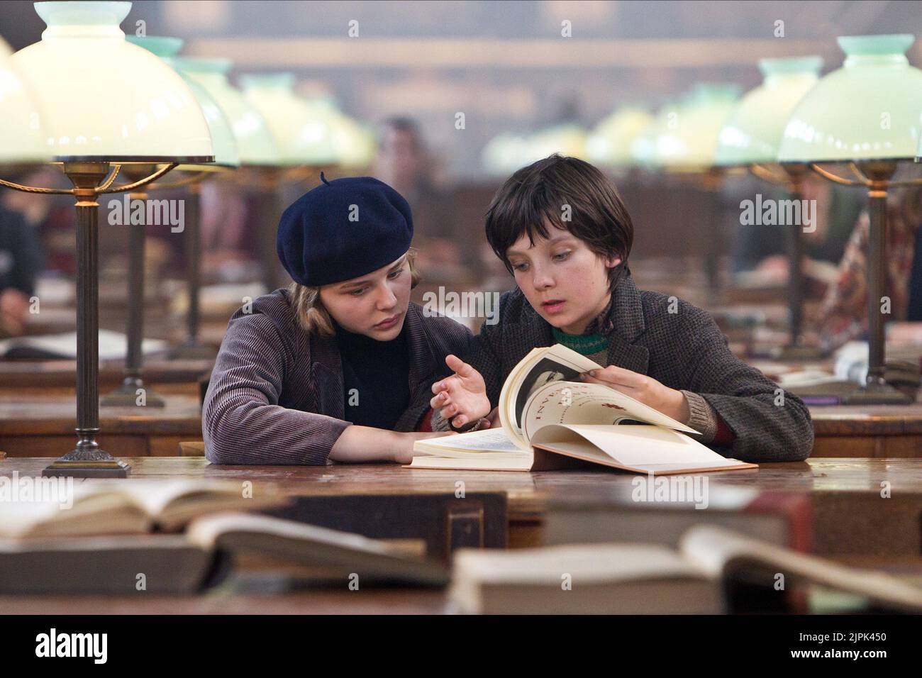 Martin scorsese asa butterfield immagini e fotografie stock ad alta ...