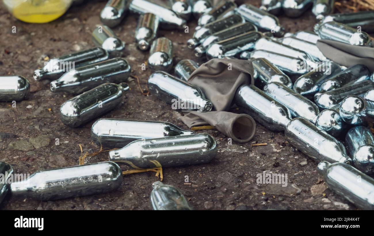 Pallone di protossido di azoto immagini e fotografie stock ad alta ...