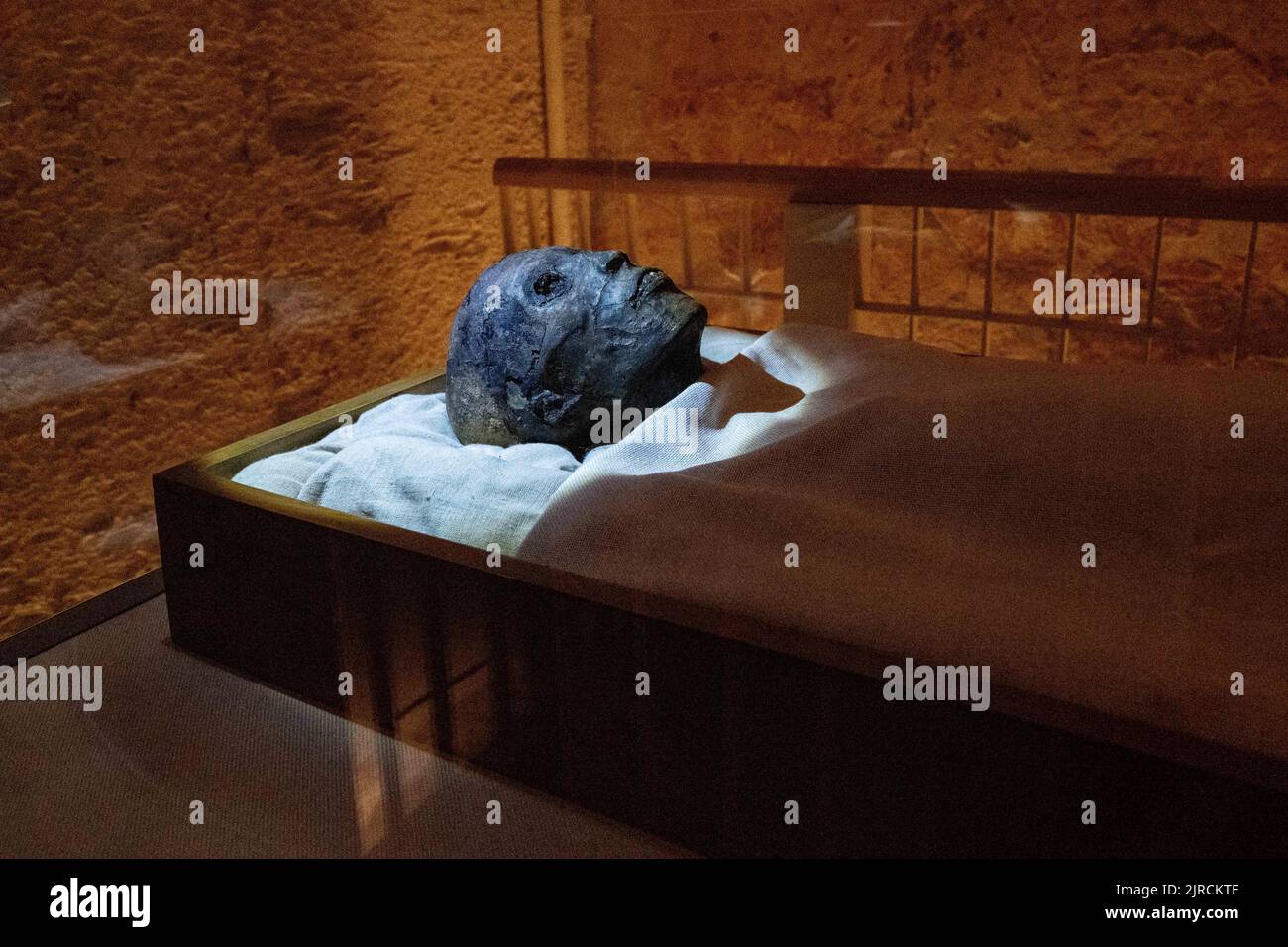 KV62 tomba e luogo di sepoltura di Tutankhamon, scoperta e scavata da ...