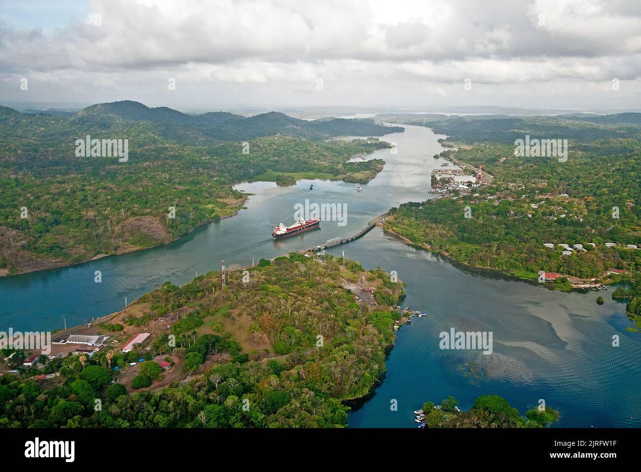 Containerschiff canal de panama immagini e fotografie stock ad alta ...