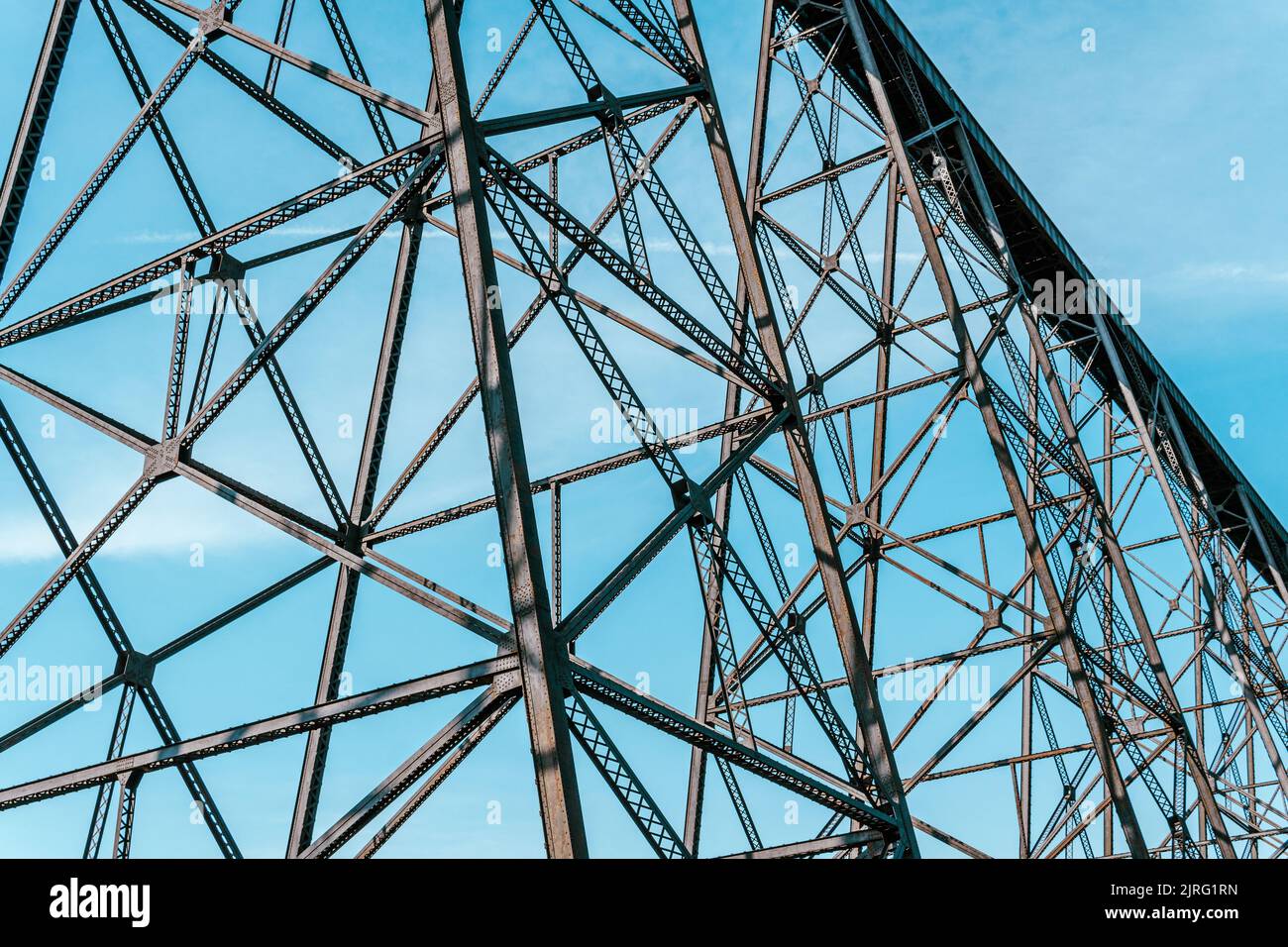 Travi reticolari in acciaio immagini e fotografie stock ad alta ...