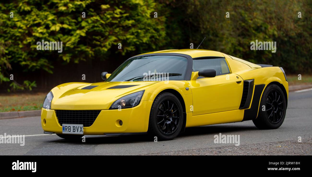 Spannende Opel Speedster Vx220 Fotos