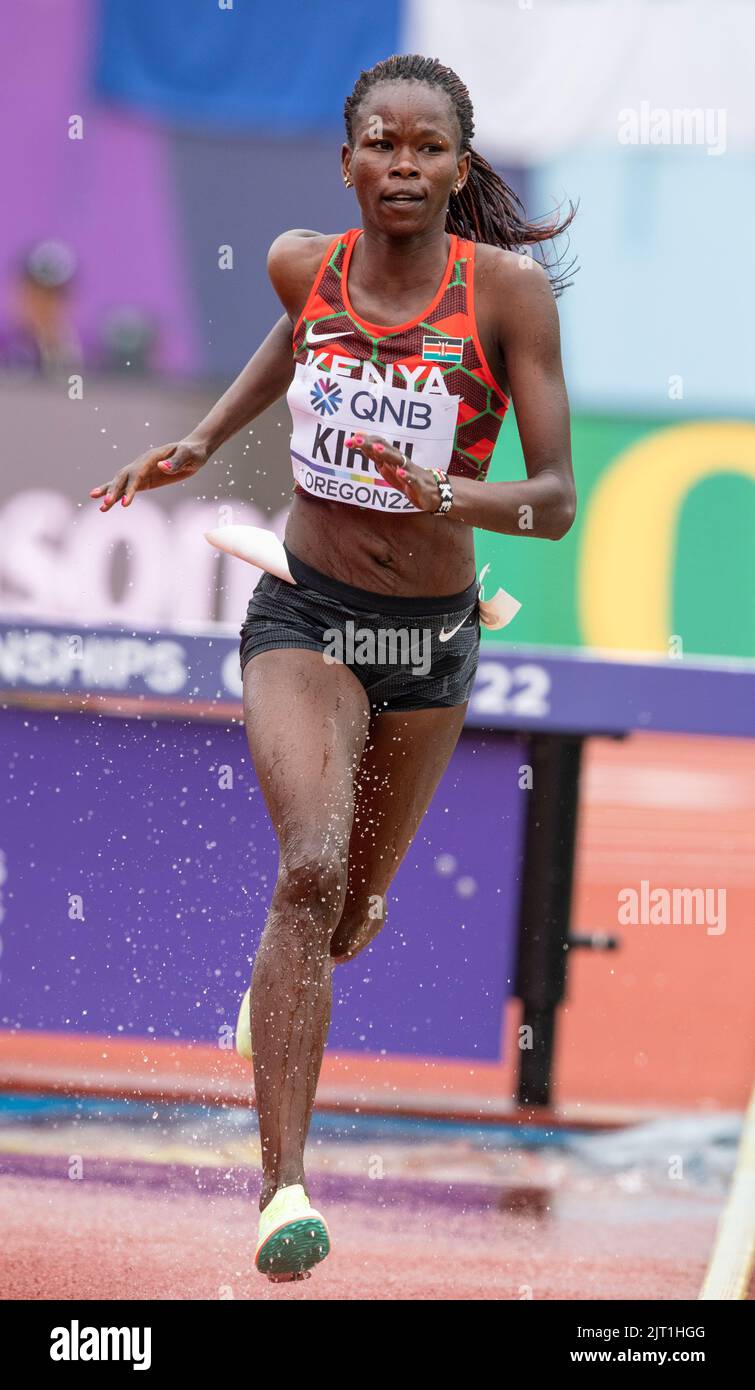Purity Kirui del Kenya, che gareggia nelle 3000m steeplechase femminile ...