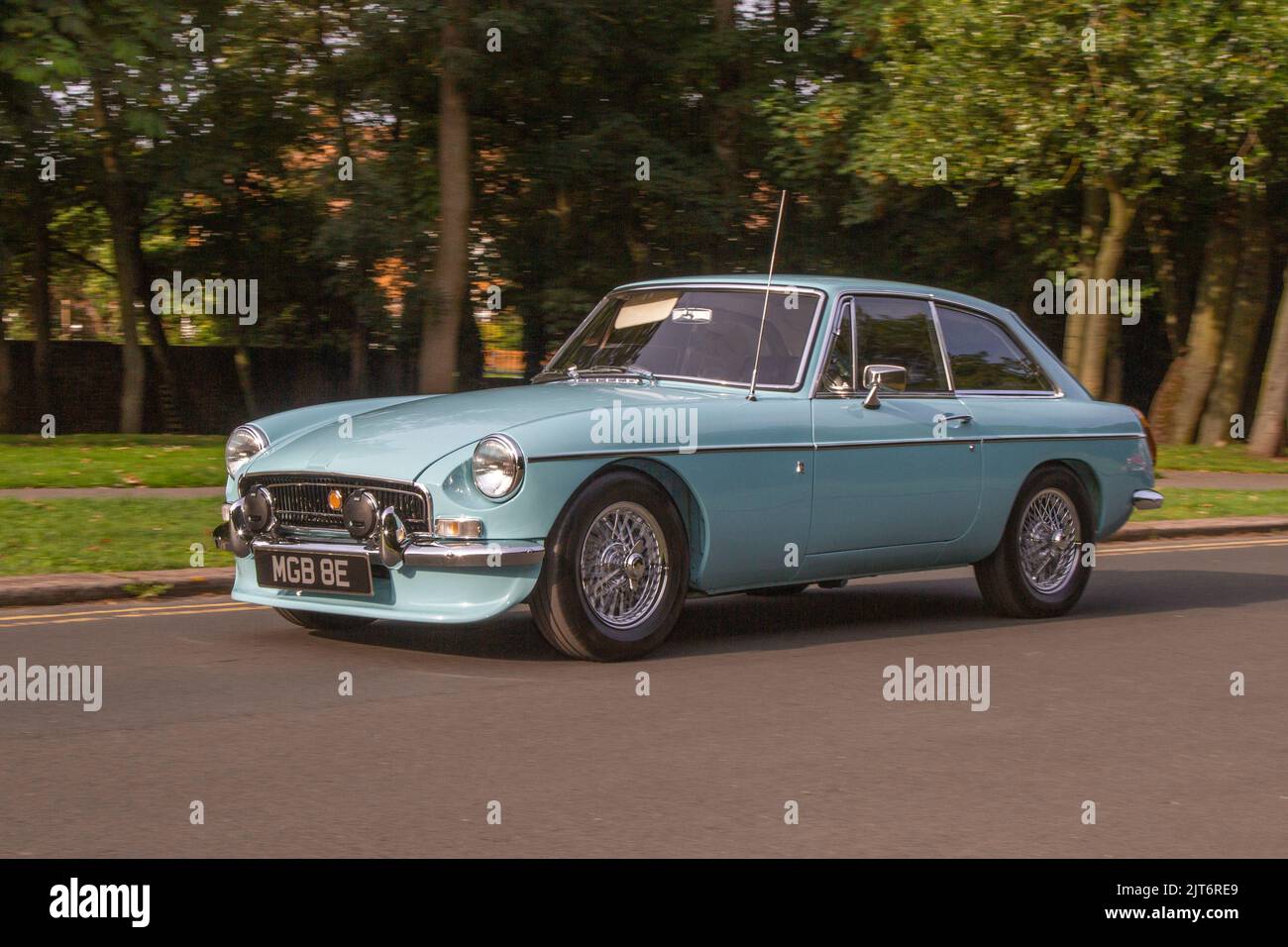 1970 70s anni settanta Blue MG MGB GT 1798cc benzina Cabrio; arrivo all ...