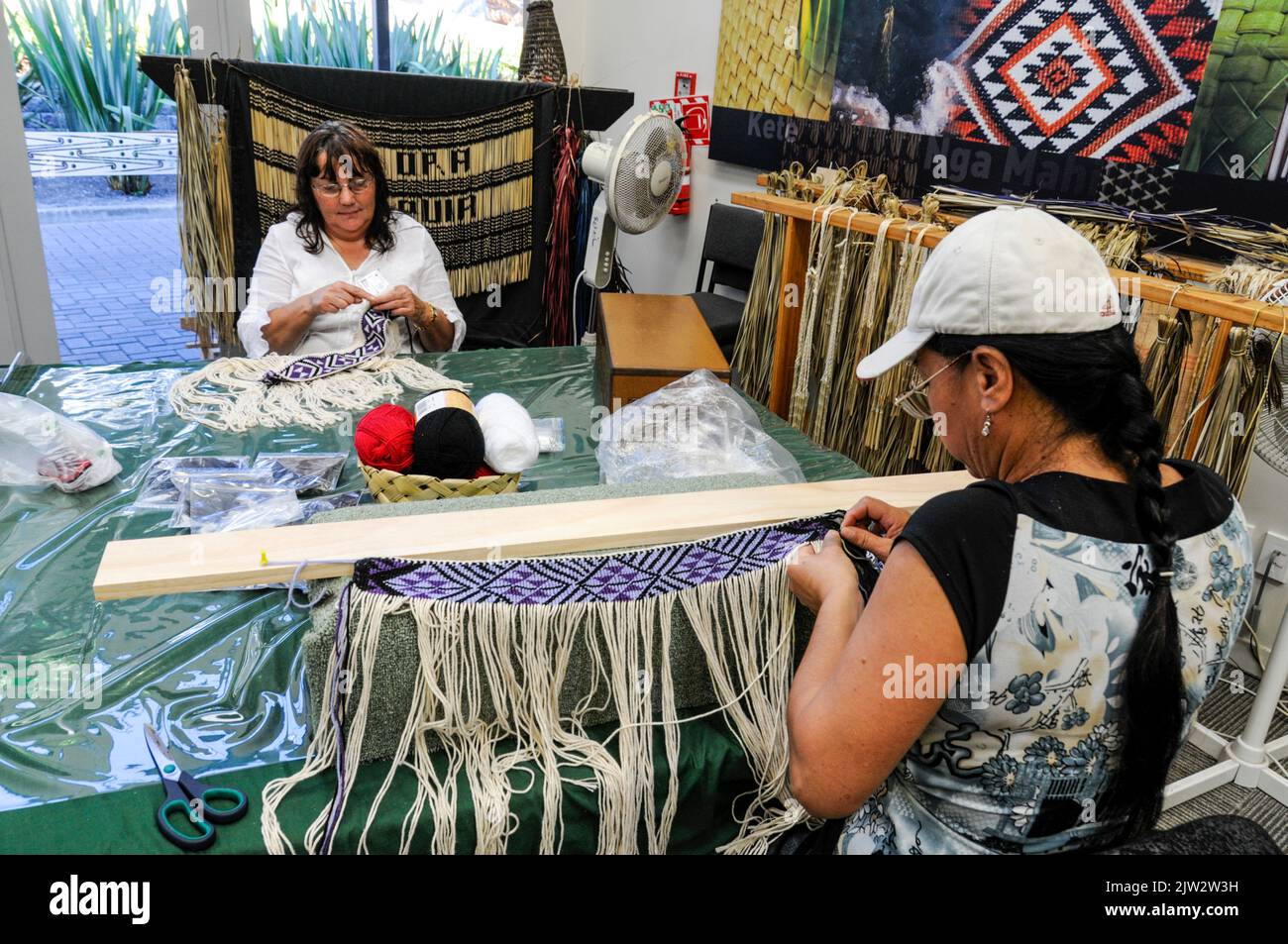 Tessitura a mano maori immagini e fotografie stock ad alta risoluzione ...