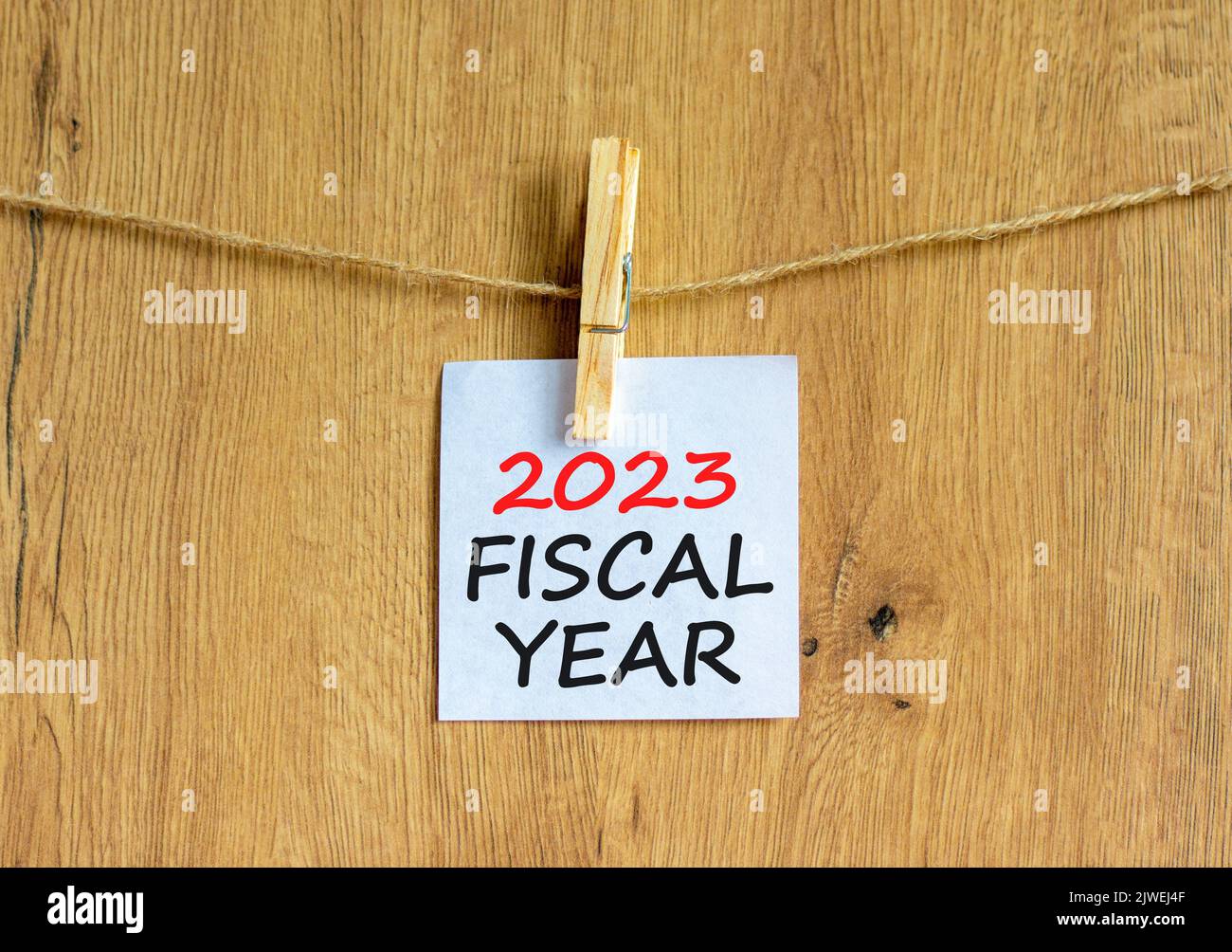 simbolo dell'anno fiscale 2023. White paper con parole 2023 anno ...