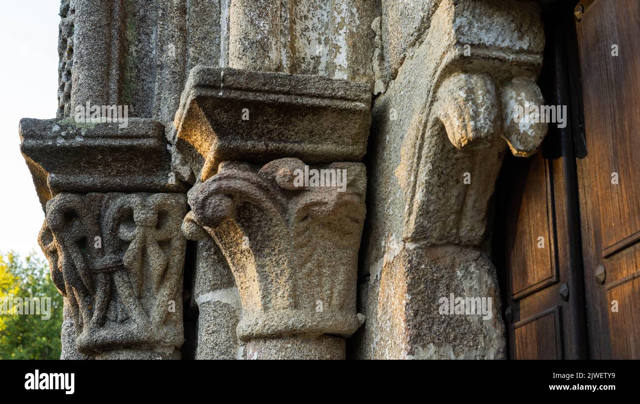 Capitelli romanici immagini e fotografie stock ad alta risoluzione - Alamy