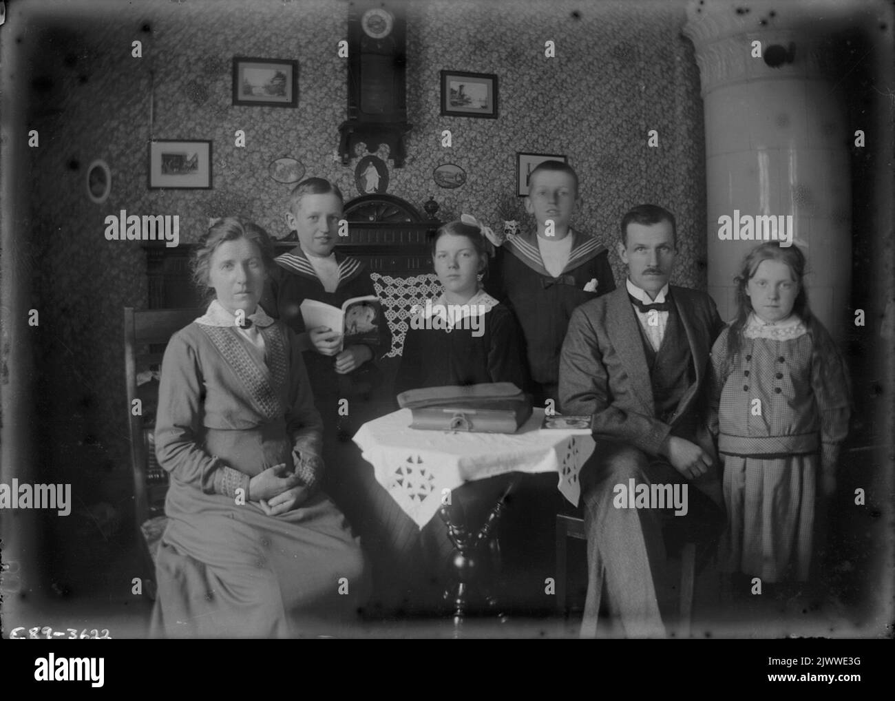 La famiglia Karl Johan Östergren (fotografo) con la signora Lovisa ...